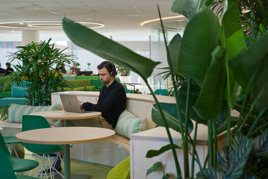 Hassell | Redefining workspaces: the rise of the desk-less office